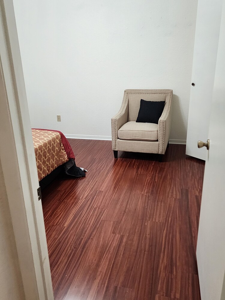"Elegant 3-Bedroom Escape with Stunning Views and Modern Comforts ...