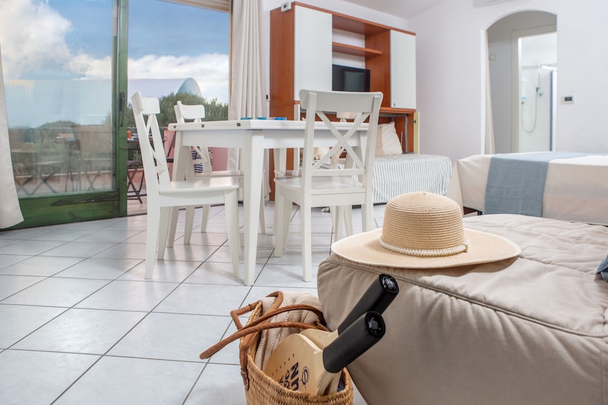 Spacious Studio Penthouse Apartment With Terrace - Santa Teresa Gallura