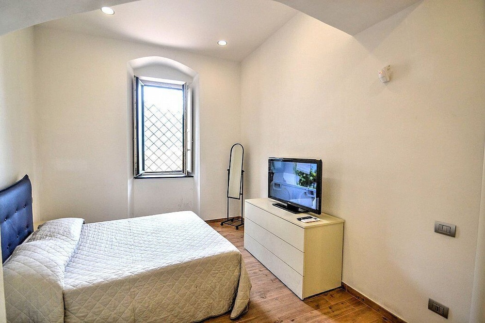 Appartamento Enos: A Graceful Apartment In A Quiet Position, Situated At A Short Distance From The Cathedral Of Amalfi, With Free Wi-fi. - 아말피