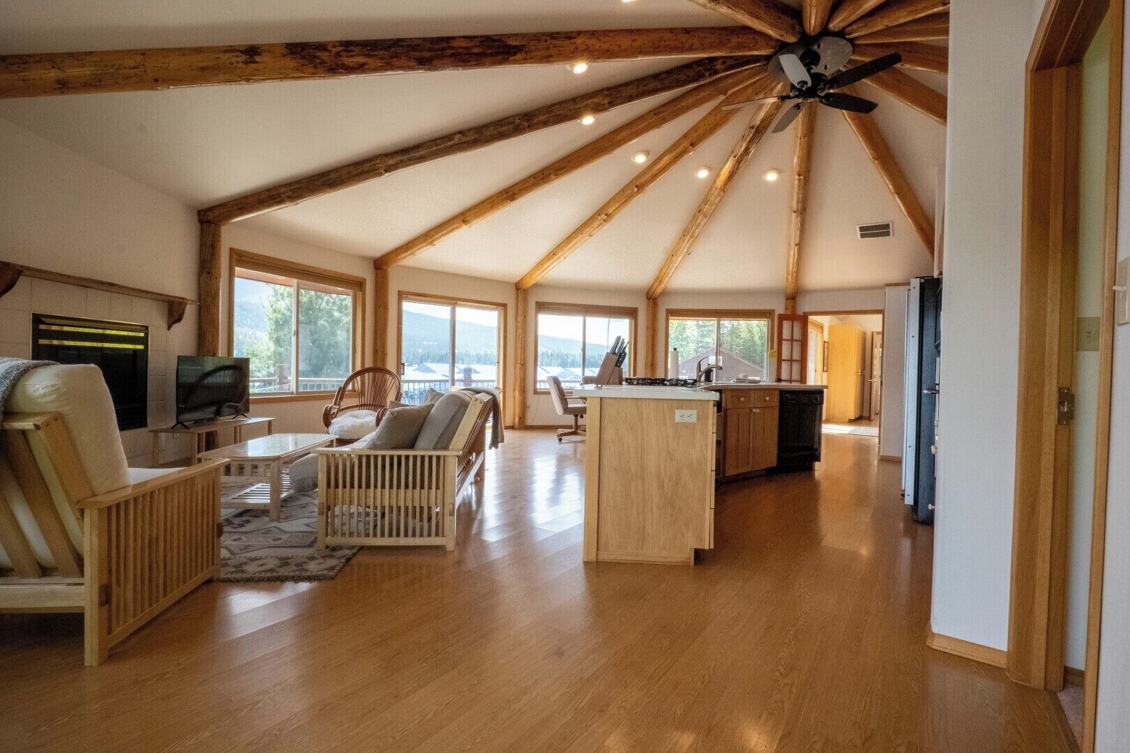 Lakefront Lodging At A Marina In Beautiful Cavanaugh Bay On Priest Lake - Priest Lake, ID