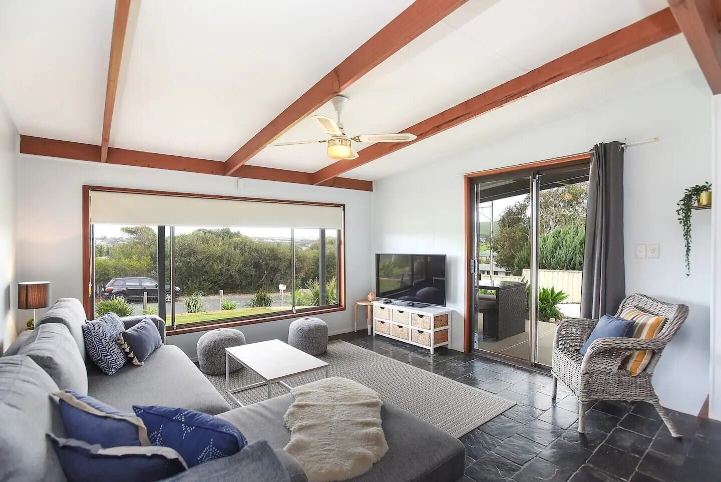 Port Elliot Coastal Cottage - 18 Handby Street, - Port Elliot