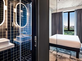 Quarto standard, 1 cama de casal | Quartos à prova de som, berços grátis, Wi-Fi de cortesia, roupa de cama