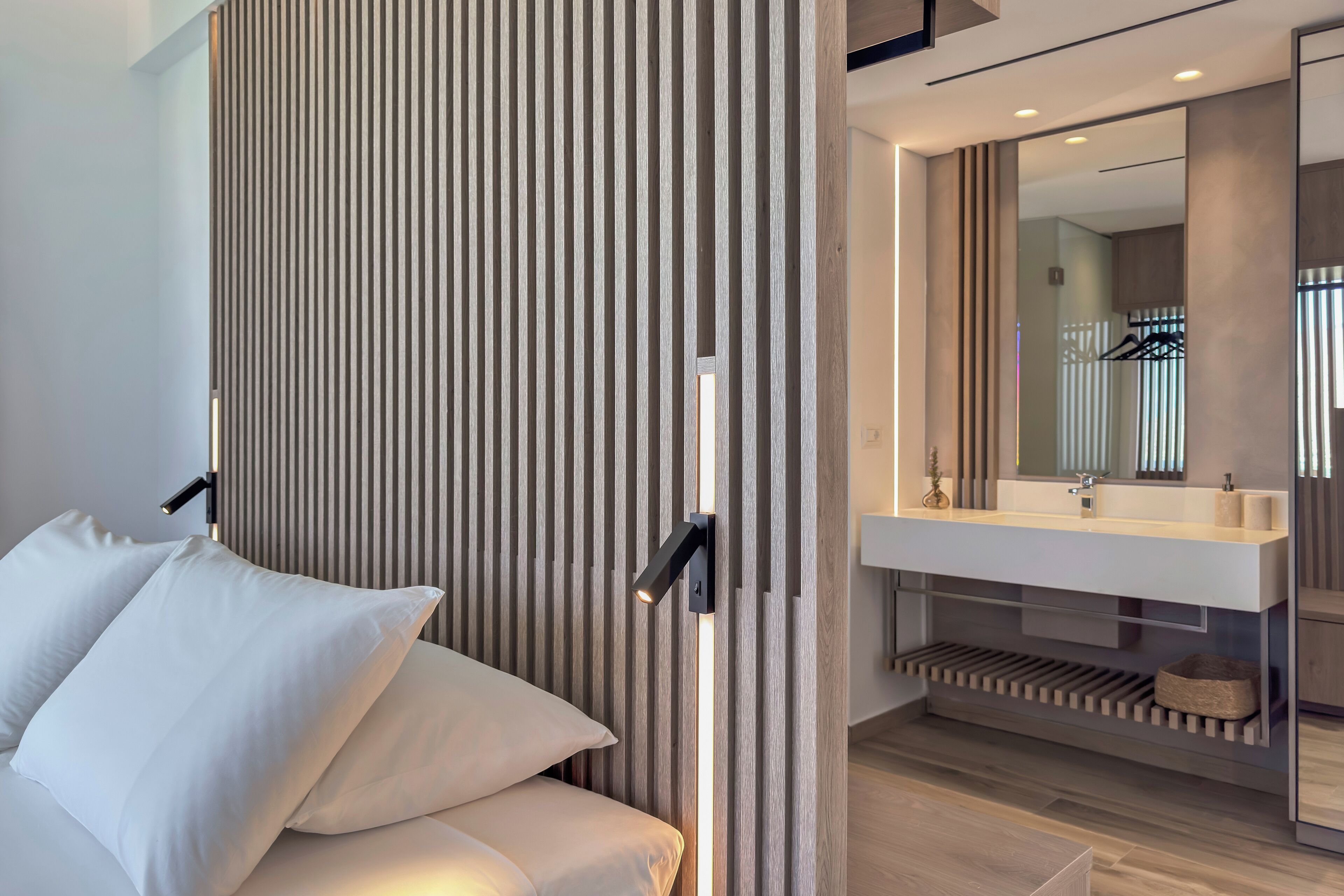 Five - Bedrooms Villa Utopia | Casa de banho | Artigos de higiene pessoal grátis, um secador de cabelo, roupões 