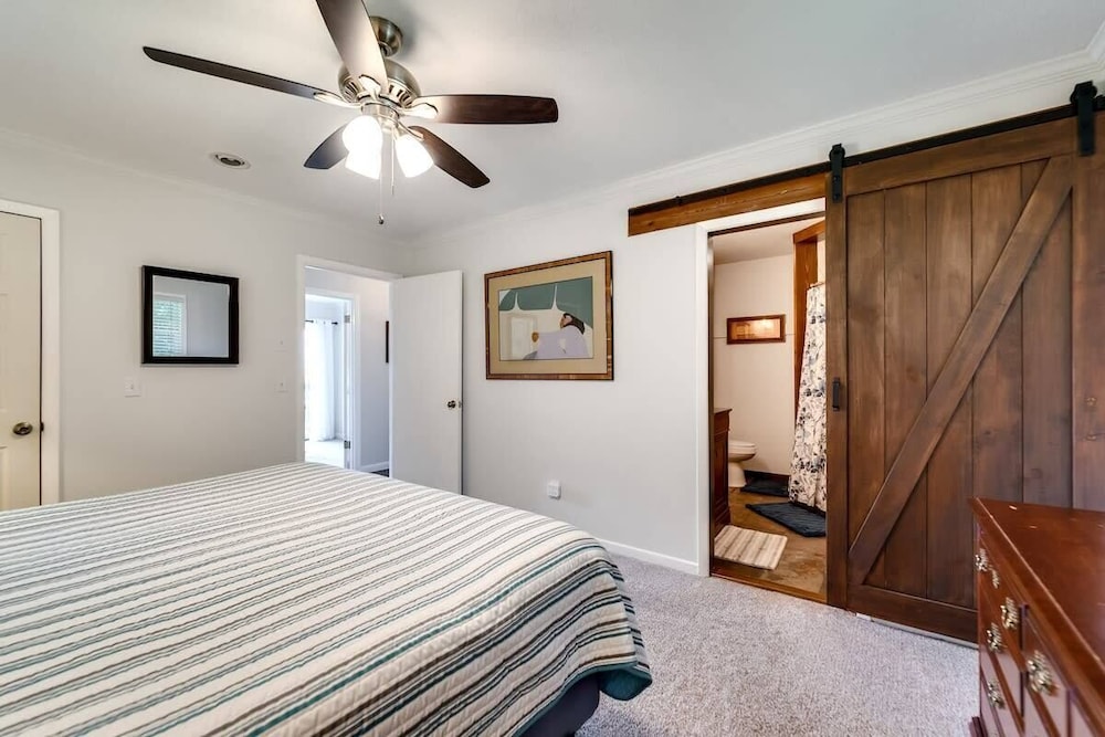 Mountain View Home W/ Fireplace & Ping Pong - Franklin, NC