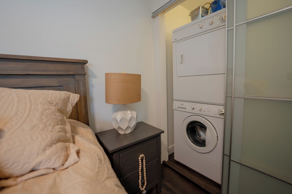 Serenity: Rockcliffe Getaway - Oliver