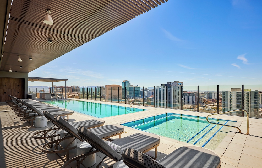 Global Luxury Suites At Downtown Phoenix - Phoenix, AZ
