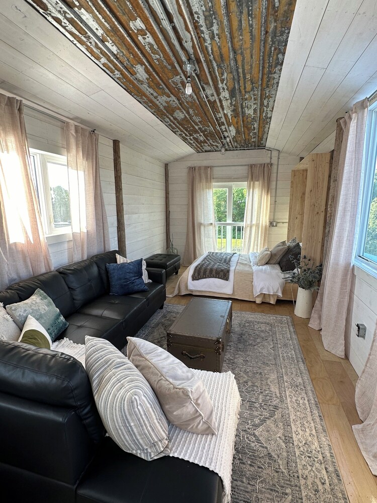 Charming barn loft on Qu'Appelle area farm with AC - Qu'Appelle | Vrbo