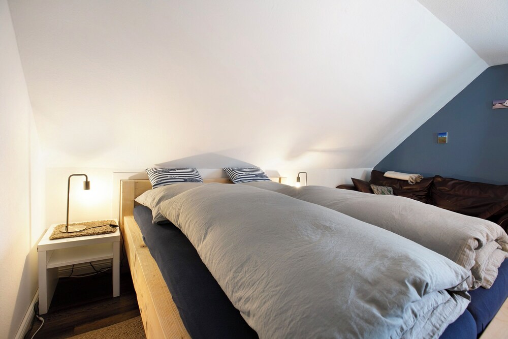Chambre 'Ferienappartement Lillesoster' Avec Terrasse Partagée, Jardin Partagé Et Wi-fi - Husum