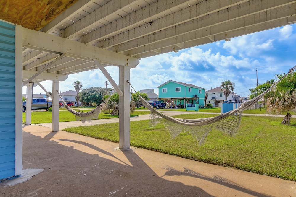 Walk To Beach & State Park: Texas Gulf Coast Home - Jamaica Beach, TX