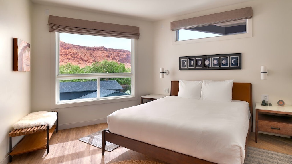 Powder Hound Suite | King + Queen Sofa Sleeper At Gravity Haus Moab - Moab, UT