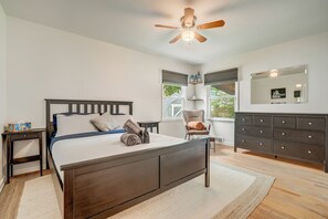 3 quartos, secretária, ferro/tábua de engomar, Wi-fi grátis 