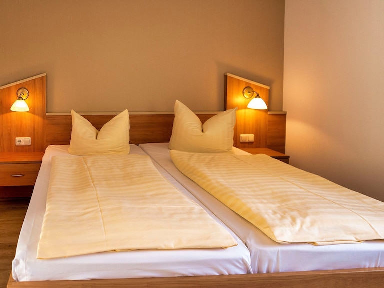 Doppelzimmer Mit Terrasse - Ferienanlage Zum See Hotel - Alt Schwerin