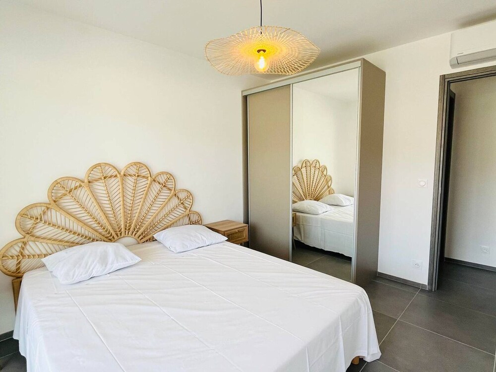 Luminous 2br Apartment In Lumio - 6 Guests, A/c, Near Beach, Large Terrace, Parking Included - Lumio