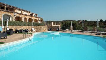 Piscina exterior sazonal