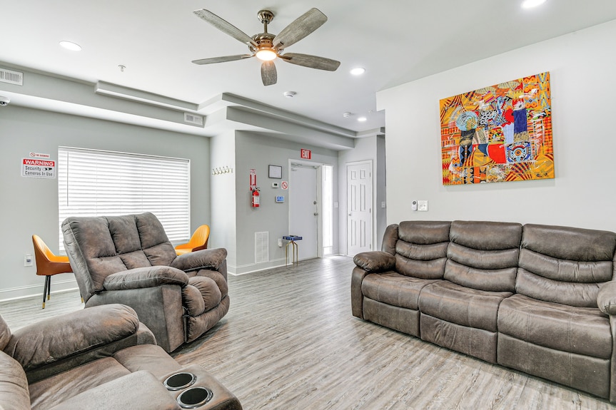 Baltimore Townhome W/ Private Rooftop Patio! - Towson University, Towson