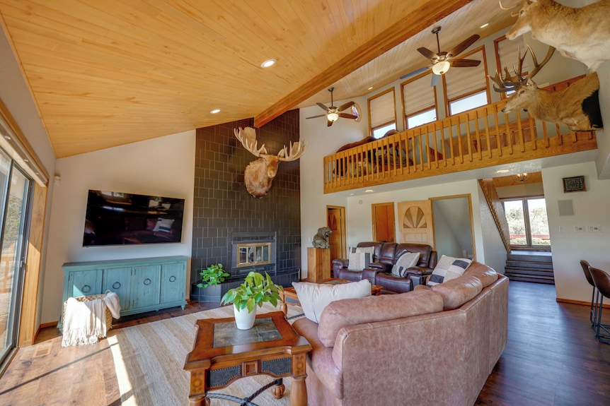 Spacious 5-bedroom House With Wifi And Central Ac In Quiet Flora Vista - Farmington, NM