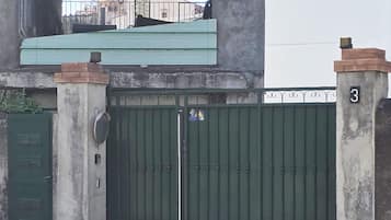 Estacionamento sem assistência (pago) (EUR 10 por dia)