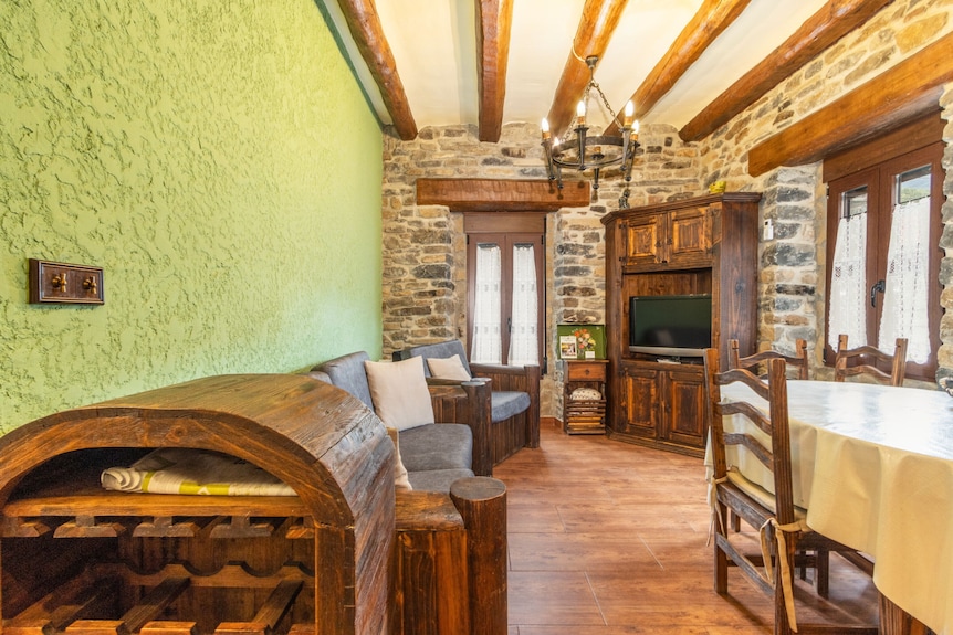 Apartamento 'Peña Roya' Con Vistas A La Montaña, Jardín Compartido Y Wi-fi - Fiscal