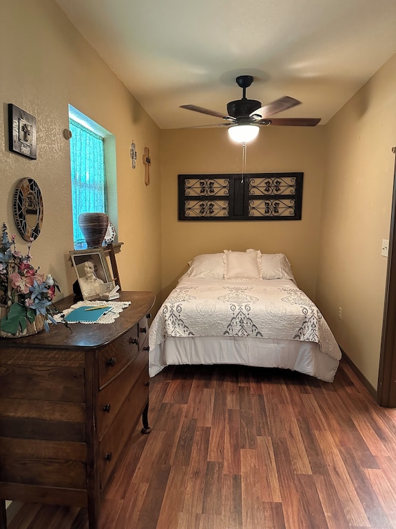 Cozy Cabin In Glen Rose With Ac, Wifi, Close To All Major Attractions! - Glen Rose, TX