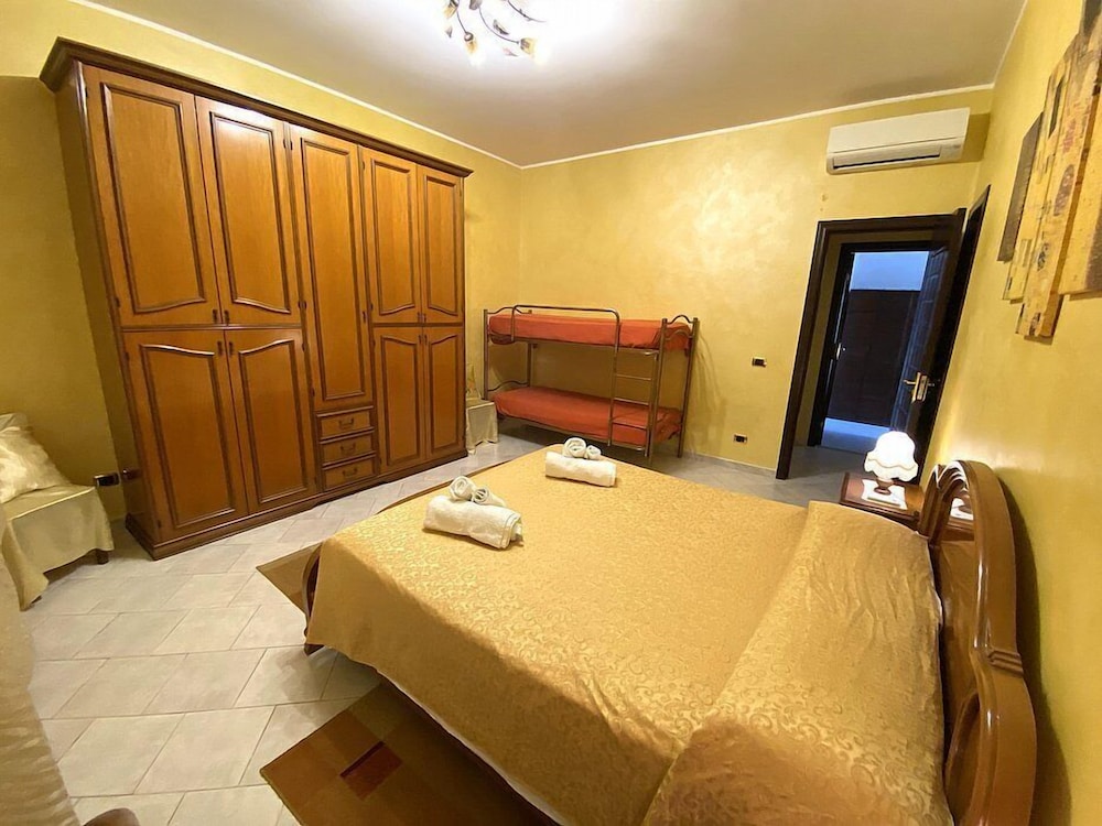Villa Valente: A Welcoming Villa Situated In The Heart Of The Molisan Countryside, With Free Wi-fi. - San Salvo
