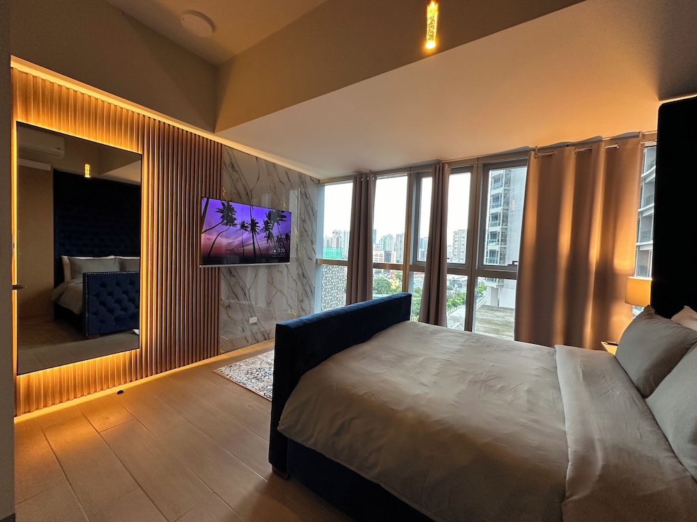 Cityscape Gem: Prime 3BR on the 7th in BGC! - Taguig | Vrbo