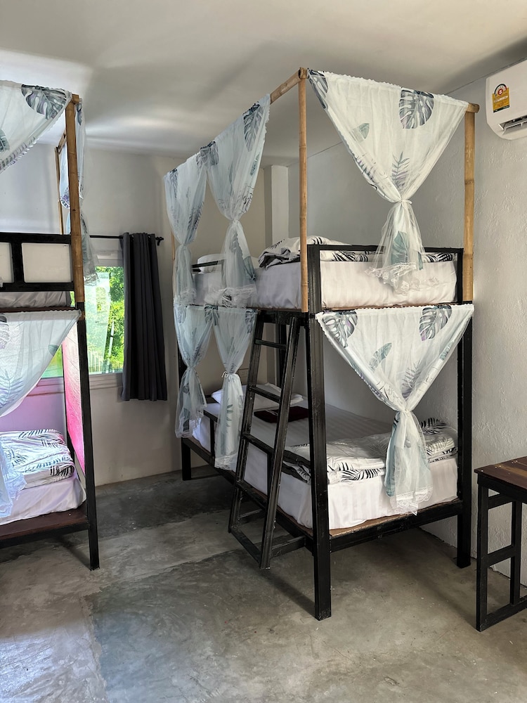 Mbar Hostel Haad Rin - Ko Pha Ngan