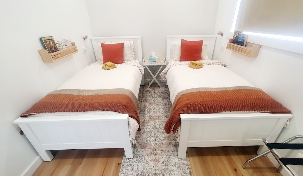 New Cosy Guesthouse In Parramatta With Parking\nnear Transport/uni/stadium/museum - Fairfield