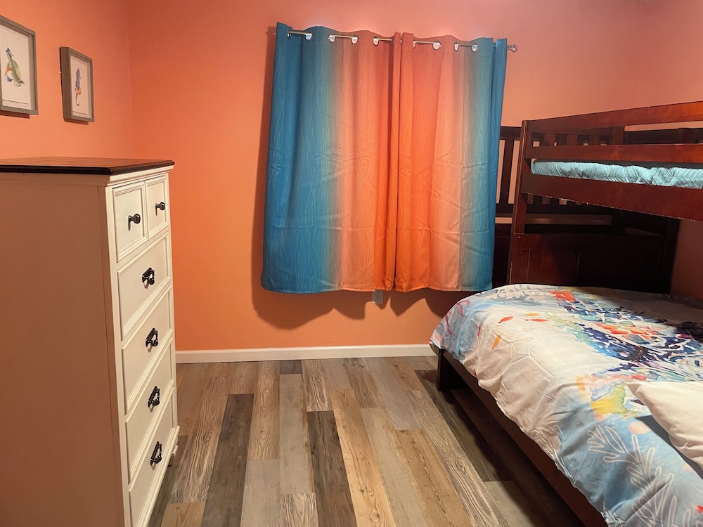 Welcome To My Beautiful 3 Bedroom 2 Bathroom Pool Heated Home - Bonnie Lake, Brooksville