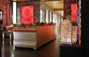 Sauna seca, banheira de hidromassagem, sauna a vapor