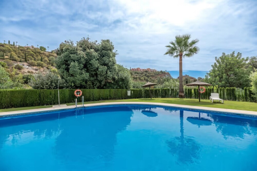 2 Bedrooms - Sleeps 4 - Garden And Pool With View - Costa del Sol