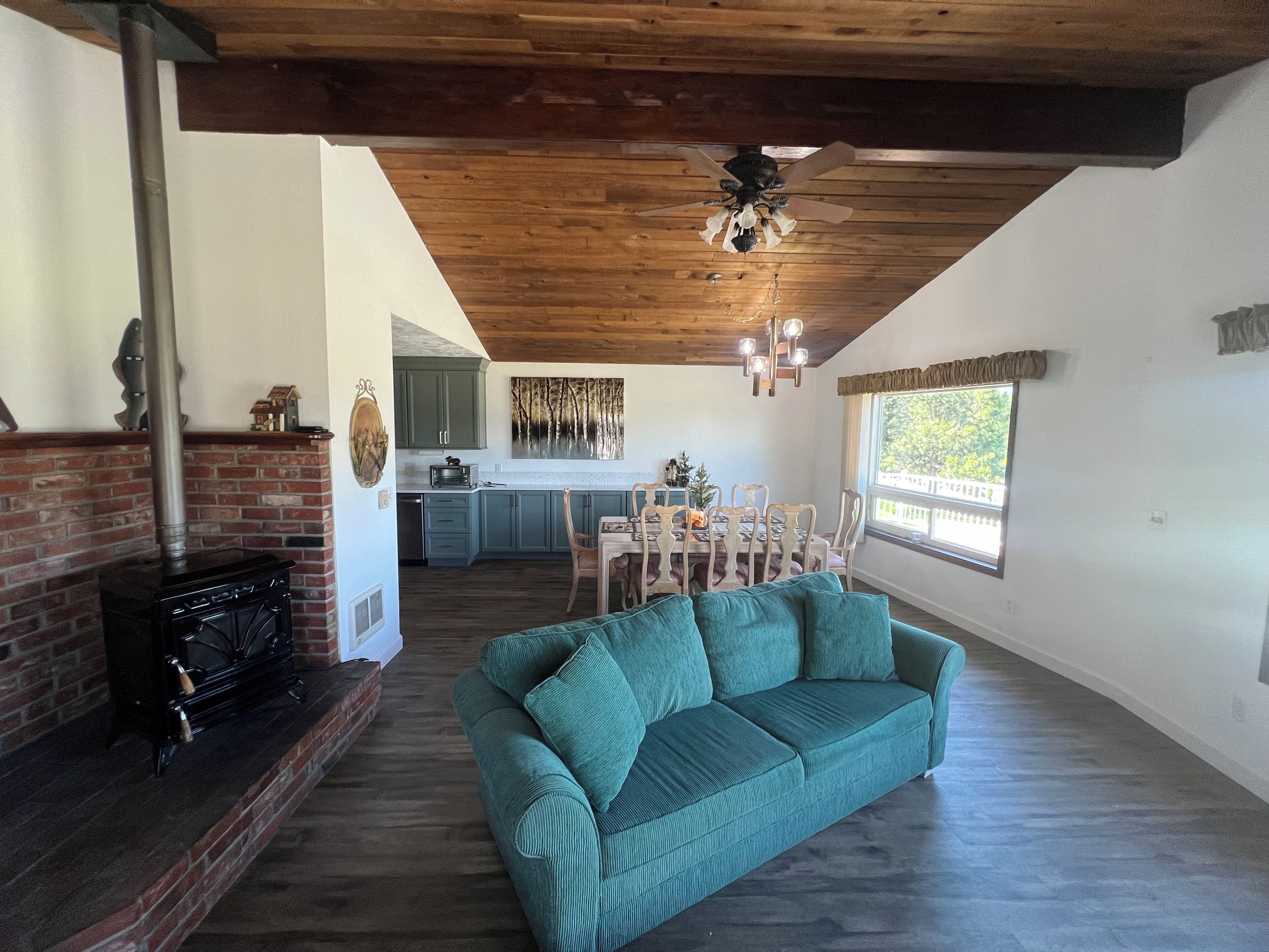 Quaint, Rustic Charm Lake House With Wifi In Cascade. - Cascade, ID