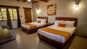 Quarto Clássico, 2 camas queen-size | Ferro/tábua de engomar, Wi-fi grátis, roupa de cama fornecida