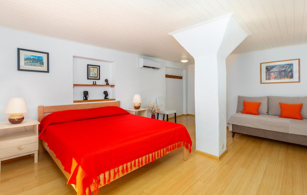 Beautiful Home In Draga Bascanska - Baška