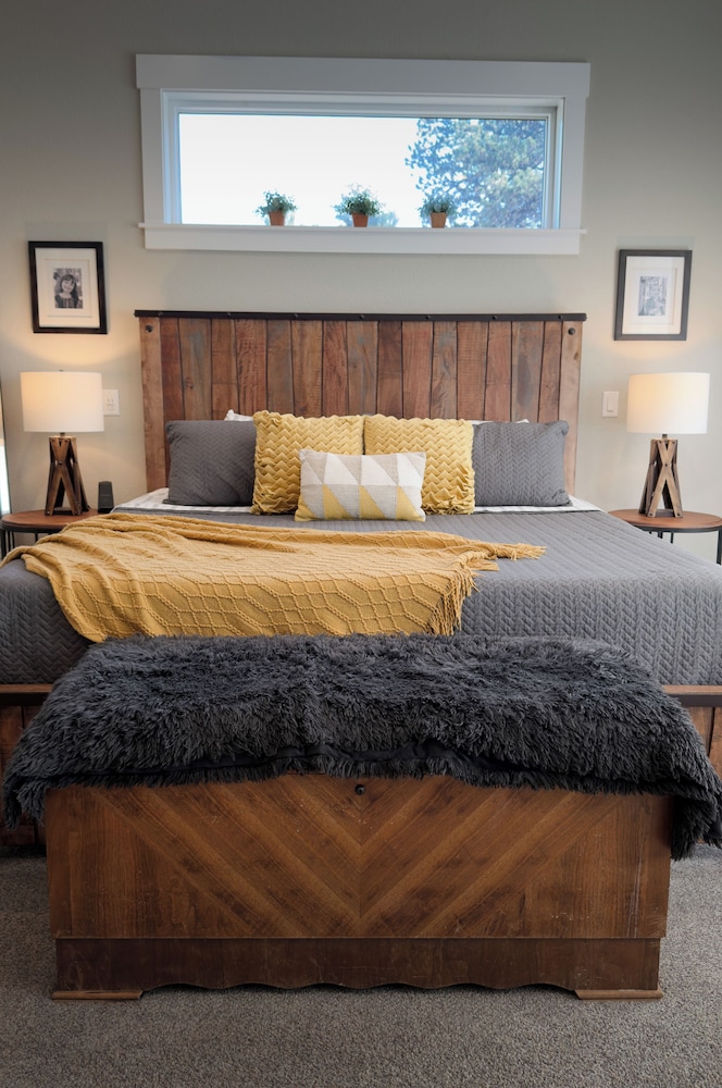 Brilliant custom home in Woodland Park. Perfect for your mountain ...