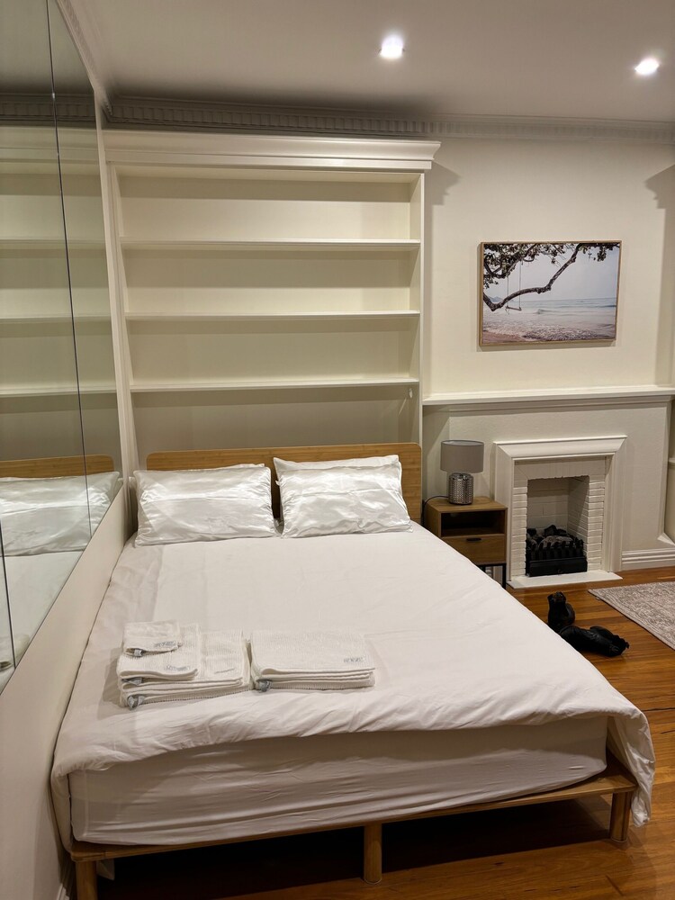 MCG/Rod Laver minutes away! Roof-top apartment with city and garden ...