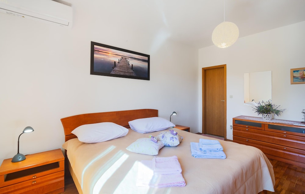 1 Bedroom Awesome Apartment In Vrboska - Jelsa