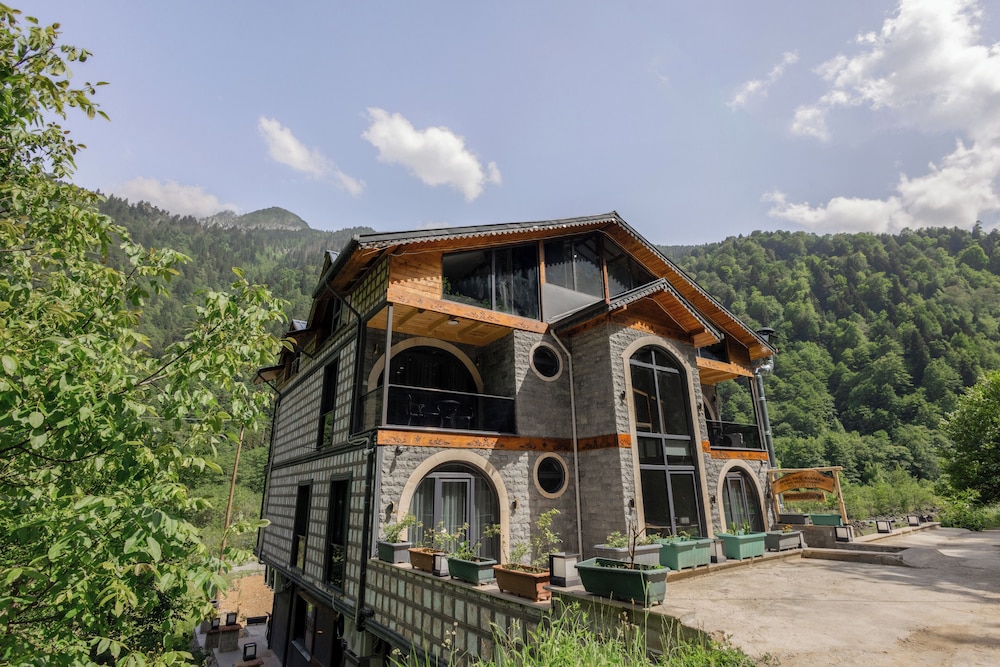 Vadi Taş Konak - Rize