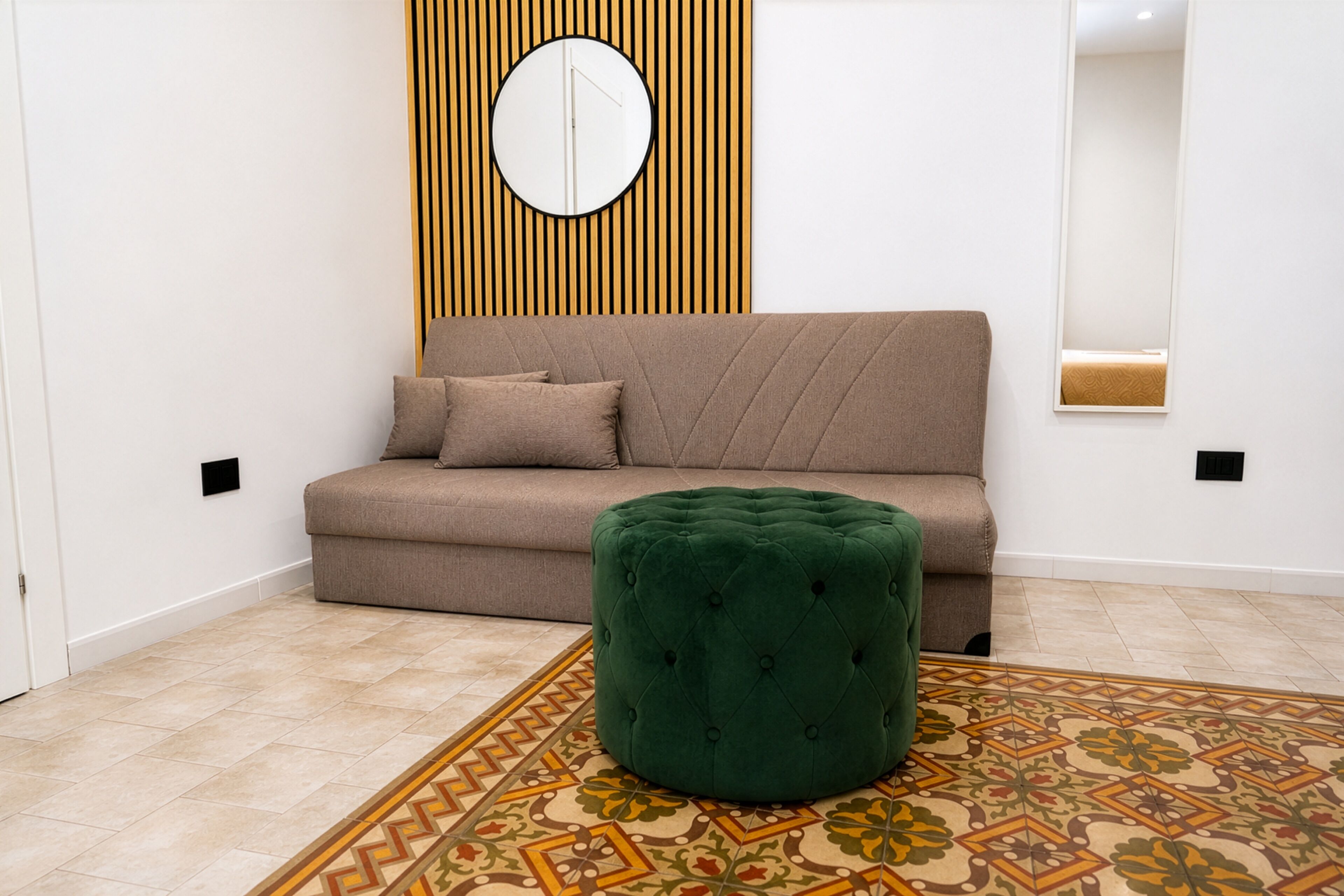 Quarto quádruplo luxo | Camas com colchões de espuma com sistema de memória, frigobar
