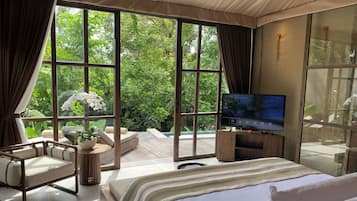 Two Bedroom Riverfront Pool Tent | Comodidade do quarto