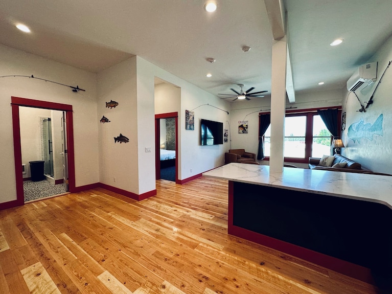 Eagle Cap Is Part Of The Litch Hotel: Fully Equipped,luxury Vacation Rental Condos - Wallowa Lake, OR