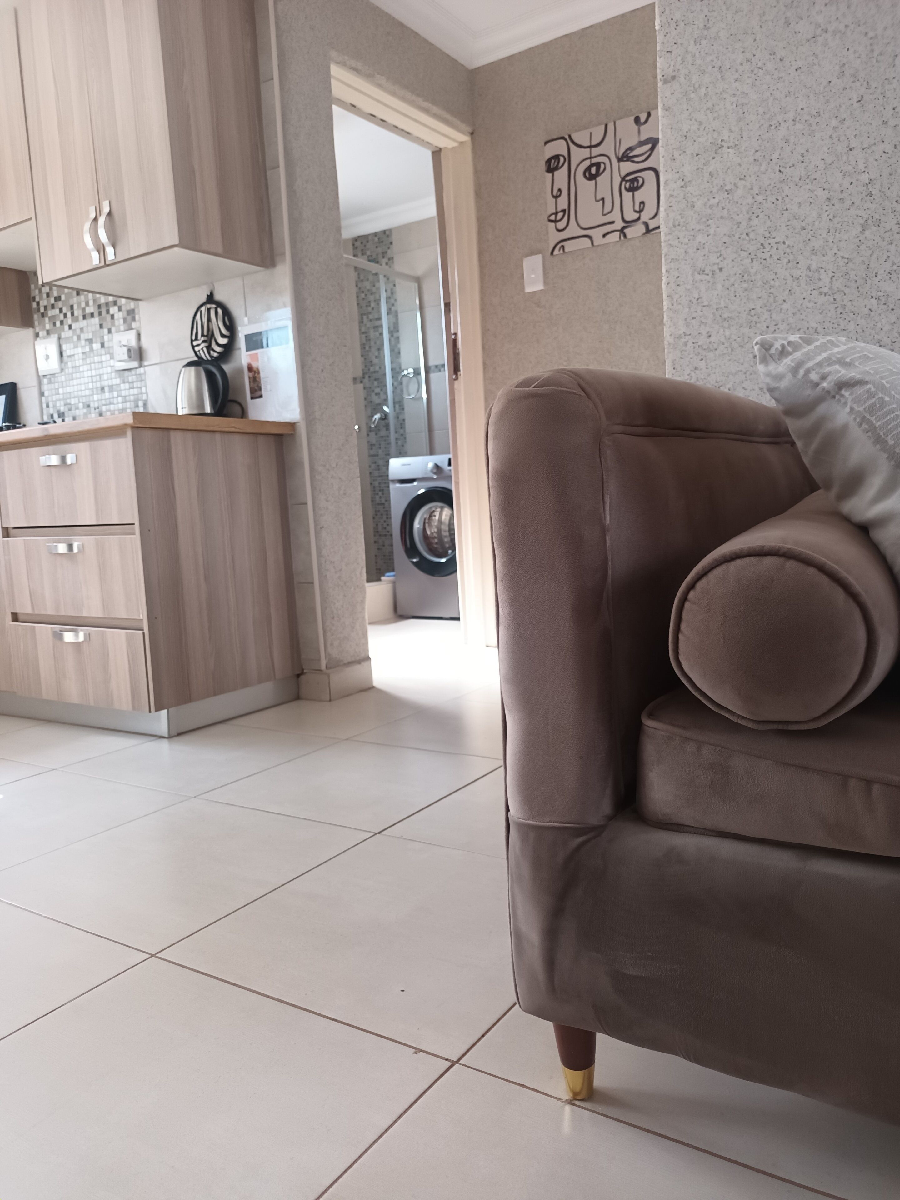 Located At A Quiet & Safe Area With All Essential Amenities Perfect 4 Long Stay - Thohoyandou