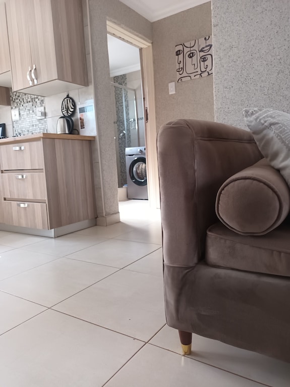 Located At A Quiet & Safe Area With All Essential Amenities Perfect 4 Long Stay - Thohoyandou