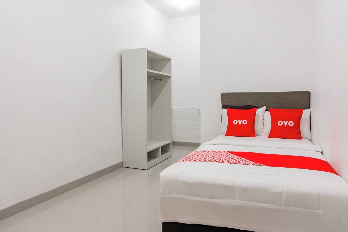 Quarto Duplo Standard | Secretária, Wi-fi grátis, roupa de cama fornecida 