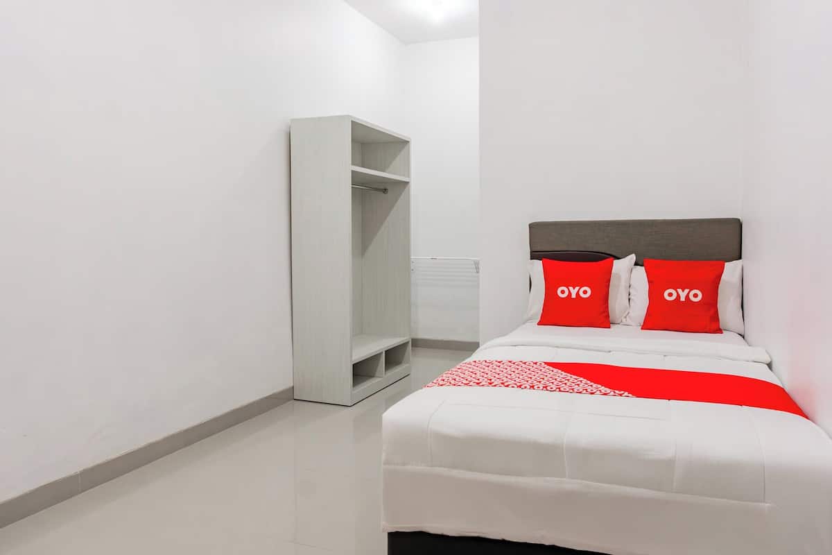 Quarto casal standard | Escrivaninha, Wi-Fi de cortesia, roupa de cama