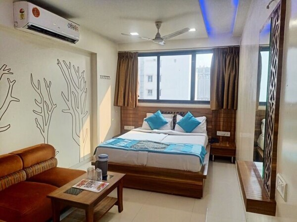 Hotel Citizen- Surat - Surat