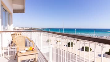 Quarto superior, sacada, vista para o mar | Terraço/pátio