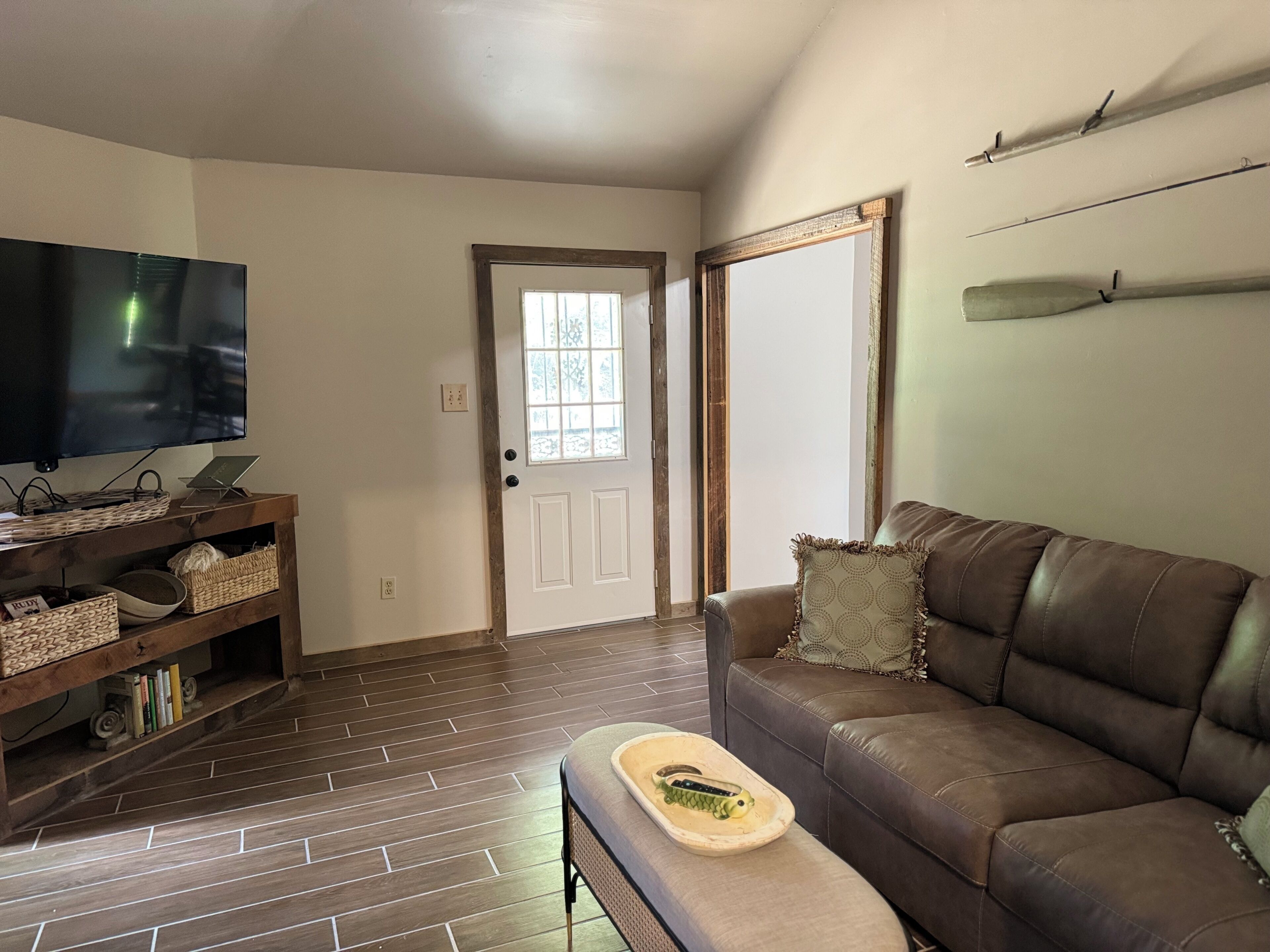 Cozy 2-bedroom House On Enid Lake, Just Steps From Wallace Creek Campgrounds - Enid Lake, MS