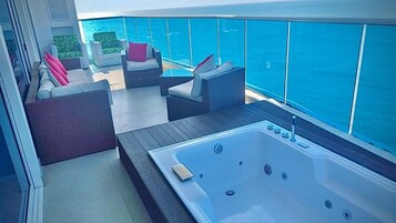 Apartamento Exclusivo, 3 quartos, banheira de hidromassagem grande, vista para o mar | Wi-fi grátis