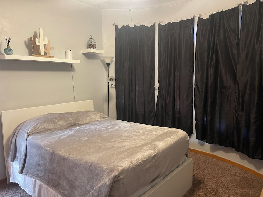 Southwest Cozy 3-bedroom House In Charming Rio Rancho With Ac, Wifi - Corrales, NM