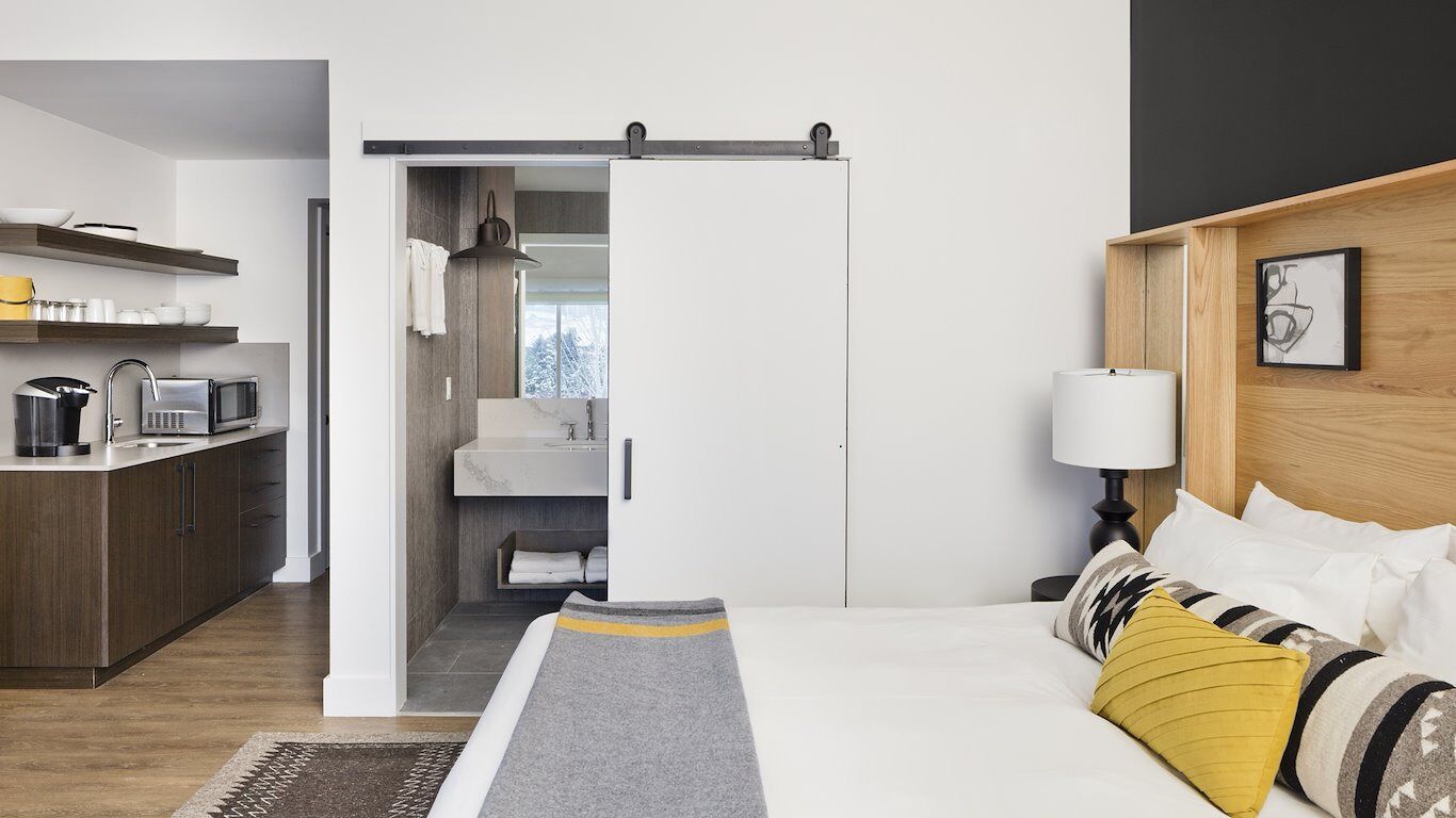 2 Cozy Mountain View Suites Perfect For Skiers & Outdoor Enthusiasts - Teton Village, WY